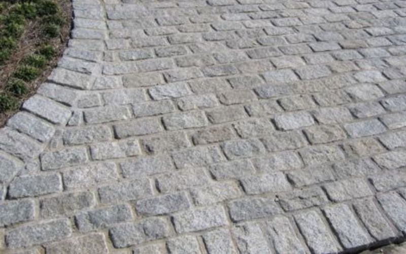 Cobblestone Guide: Uses, Styles & Installation Tips